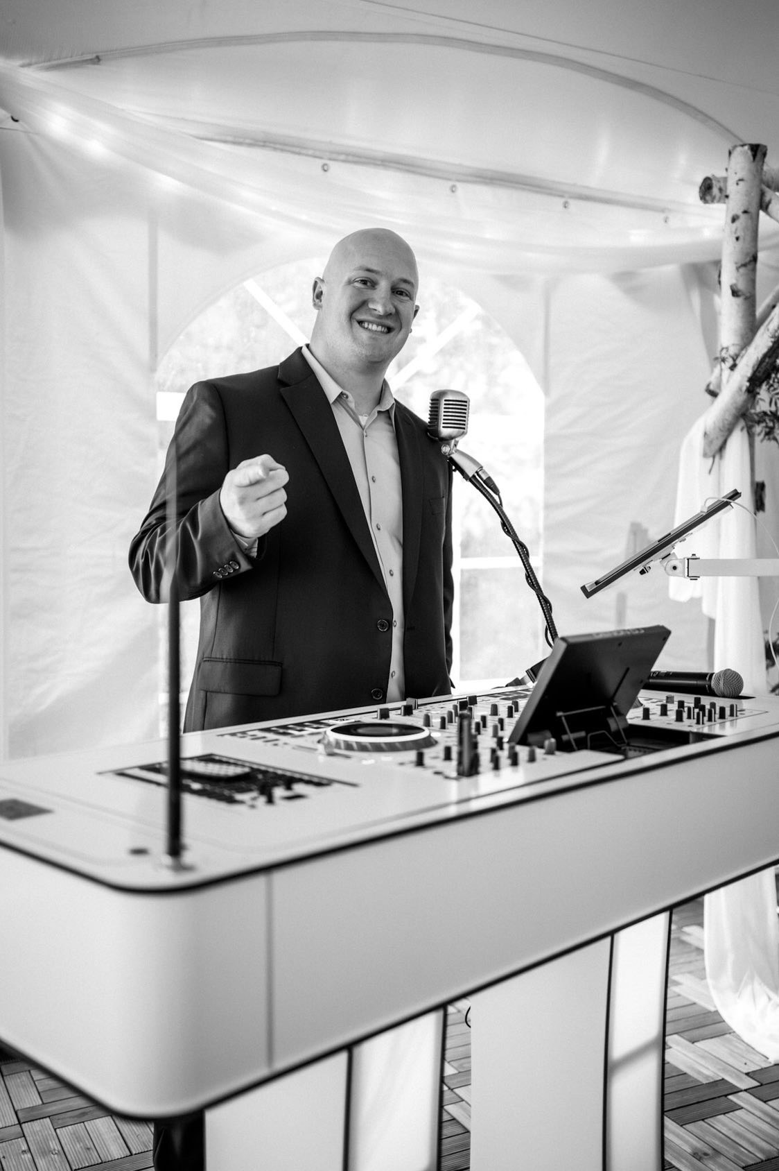 Mike Benoit - A Main Event DJs